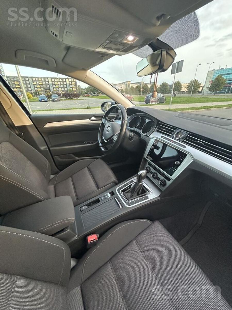 Zils Volkswagen Passat B8 2019 Rīga, ar dzinēja tilpumu 1.50 L un nobraukumu 94 tūkst. km par 14800 €, foto 5 vietnē AUTOMOTO.COM.LV