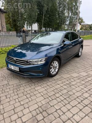 Blue Volkswagen Passat B8 2022 in Riga, with an engine capacity of 1.50 L and mileage of 71 thousand km for 18900 €, photo 4 on AUTOMOTO.COM.LV