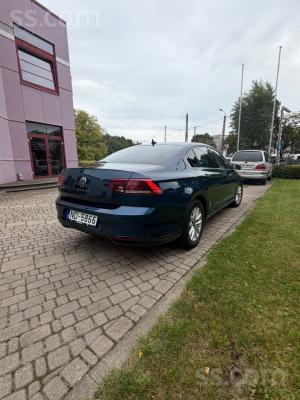Blue Volkswagen Passat B8 2022 in Riga, with an engine capacity of 1.50 L and mileage of 71 thousand km for 18900 €, photo 6 on AUTOMOTO.COM.LV