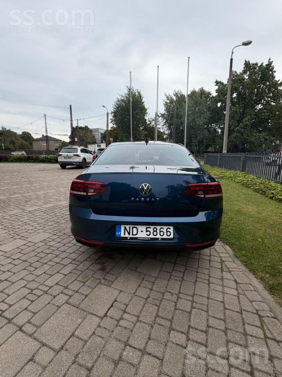 Blue Volkswagen Passat B8 2022 in Riga, with an engine capacity of 1.50 L and mileage of 71 thousand km for 18900 €, photo 7 on AUTOMOTO.COM.LV