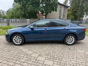 Blue Volkswagen Passat B8 2022 in Riga, with an engine capacity of 1.50 L and mileage of 71 thousand km for 18900 €, photo 10 on AUTOMOTO.COM.LV