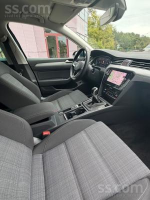Blue Volkswagen Passat B8 2022 in Riga, with an engine capacity of 1.50 L and mileage of 71 thousand km for 18900 €, photo 13 on AUTOMOTO.COM.LV