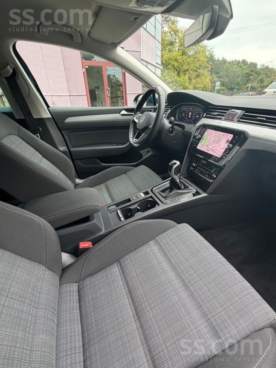 Blue Volkswagen Passat B8 2022 in Riga, with an engine capacity of 1.50 L and mileage of 71 thousand km for 18900 €, photo 13 on AUTOMOTO.COM.LV