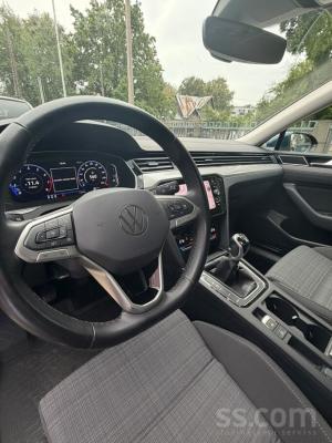 Blue Volkswagen Passat B8 2022 in Riga, with an engine capacity of 1.50 L and mileage of 71 thousand km for 18900 €, photo 17 on AUTOMOTO.COM.LV