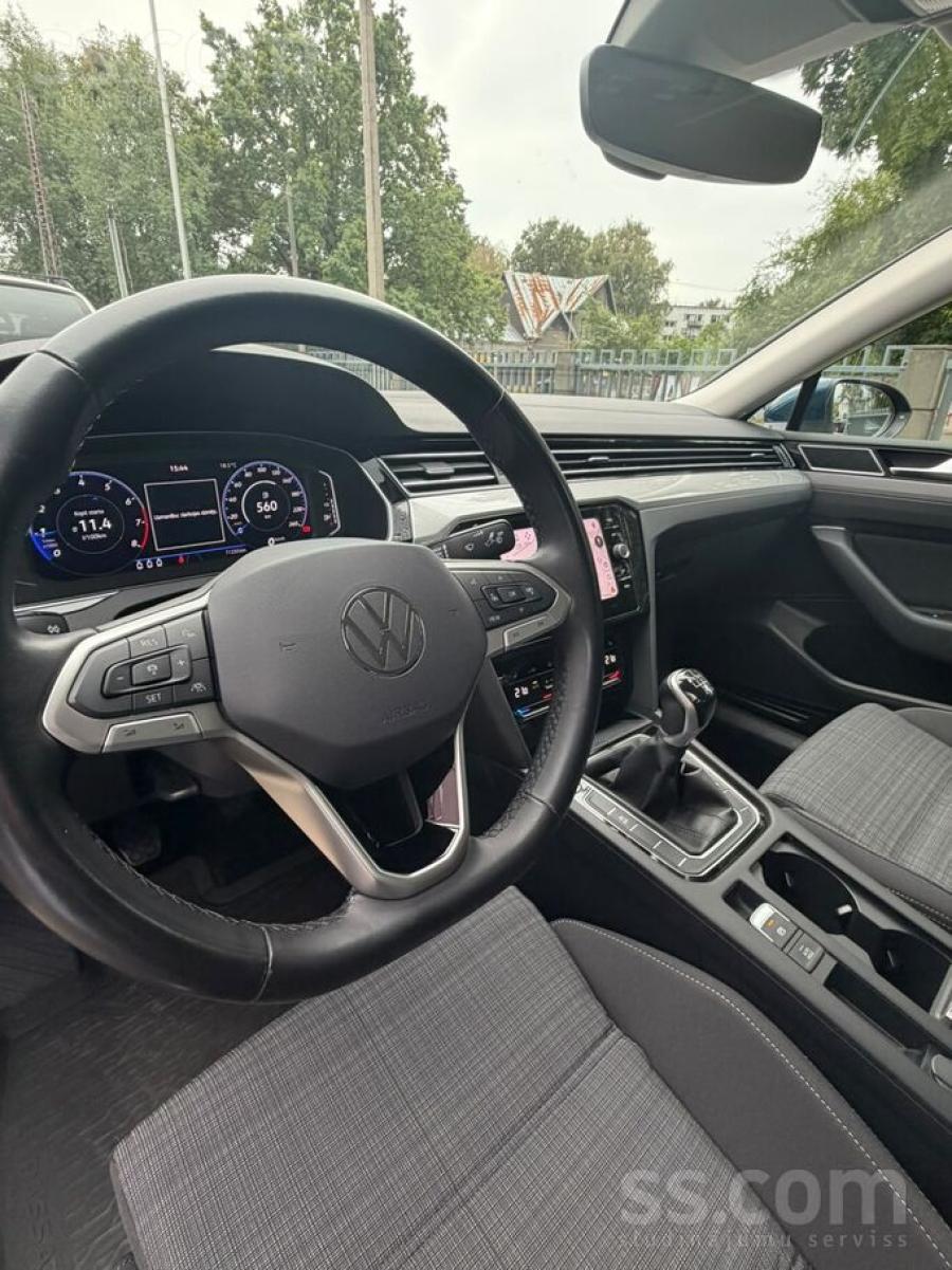 Blue Volkswagen Passat B8 2022 in Riga, with an engine capacity of 1.50 L and mileage of 71 thousand km for 18900 €, photo 17 on AUTOMOTO.COM.LV
