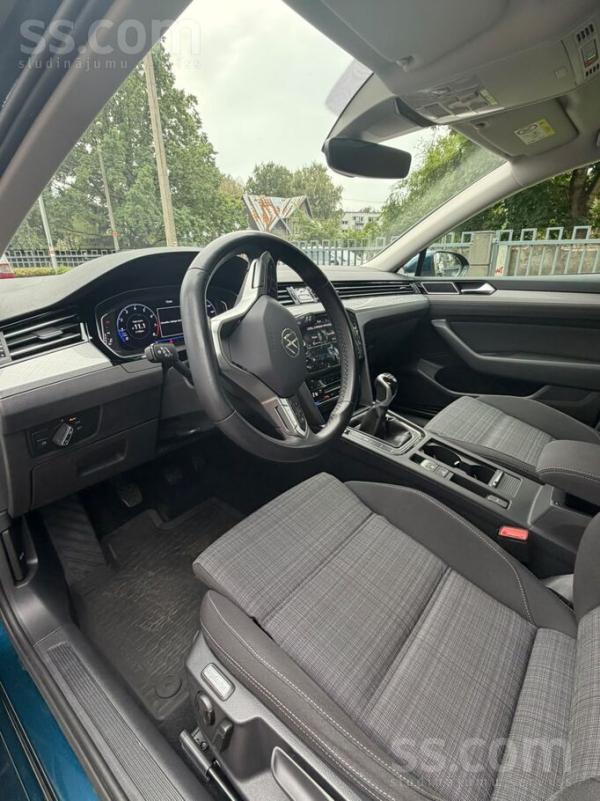 Zils Volkswagen Passat B8 2022 Rīga, ar dzinēja tilpumu 1.50 L un nobraukumu 71 tūkst. km par 18900 €, foto 9 vietnē AUTOMOTO.COM.LV