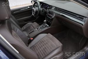 Zils Volkswagen Passat B8 2015 Tukums, ar dzinēja tilpumu 2.00 L un nobraukumu 270 tūkst. km par 12500 €, foto 12 vietnē AUTOMOTO.COM.LV