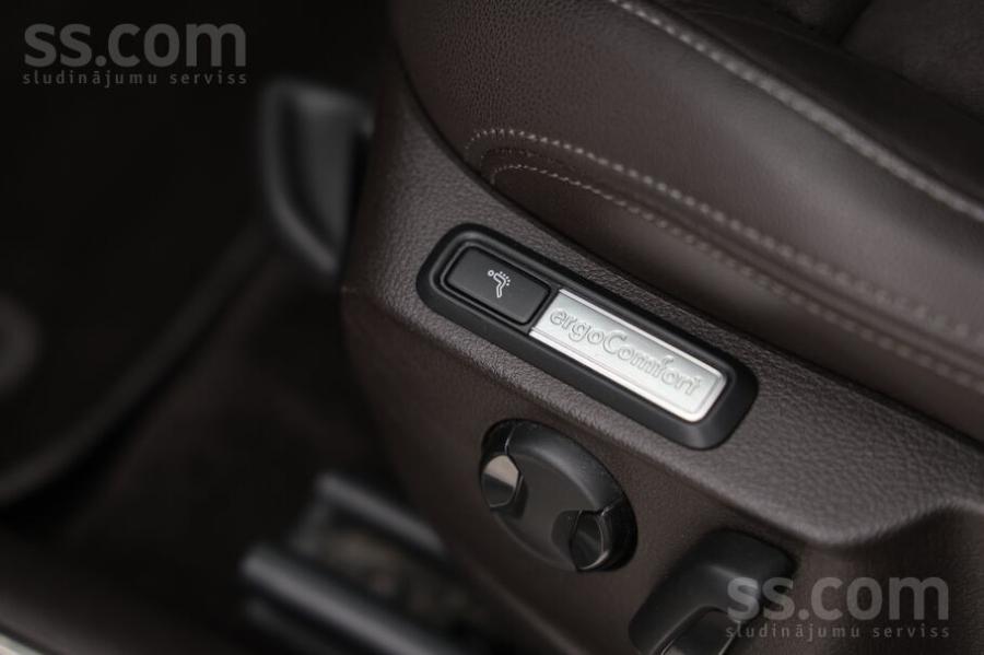 Zils Volkswagen Passat B8 2015 Tukums, ar dzinēja tilpumu 2.00 L un nobraukumu 270 tūkst. km par 12500 €, foto 20 vietnē AUTOMOTO.COM.LV