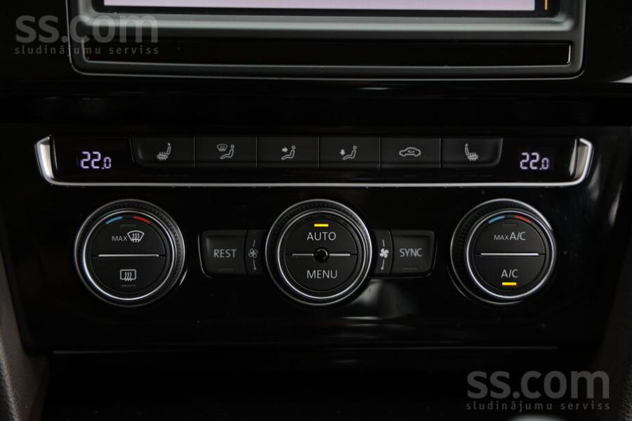 Zils Volkswagen Passat B8 2015 Tukums, ar dzinēja tilpumu 2.00 L un nobraukumu 270 tūkst. km par 12500 €, foto 31 vietnē AUTOMOTO.COM.LV