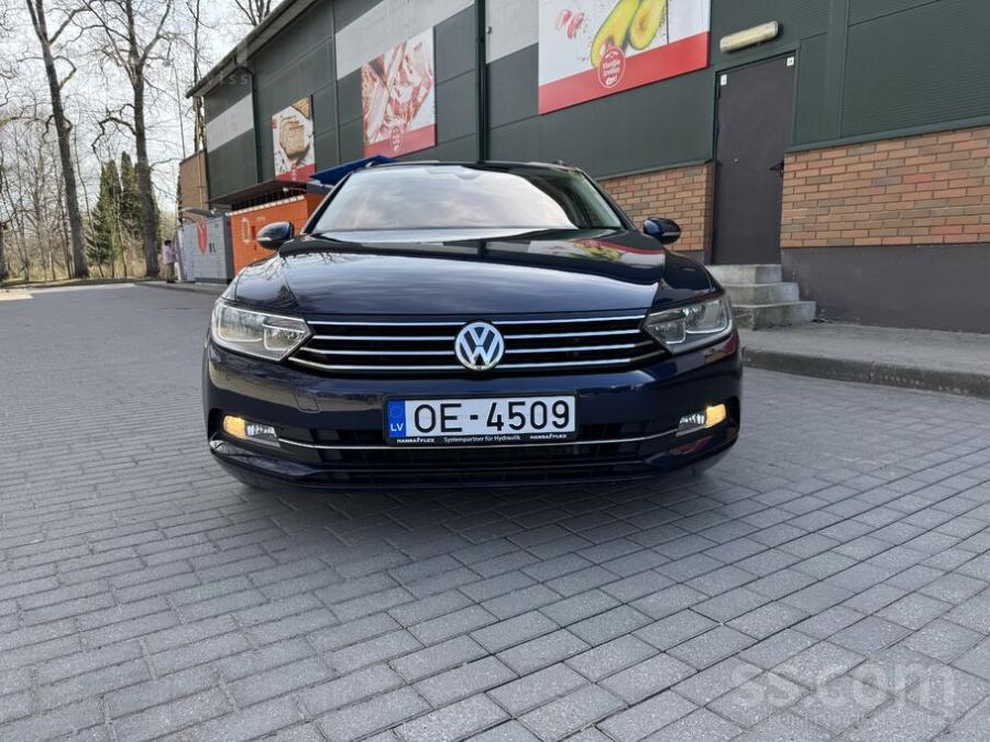 Blue Volkswagen Passat B8 2015 in Cesis, with an engine capacity of 2.00 L and mileage of 0 thousand km for 8500 €, photo 3 on AUTOMOTO.COM.LV