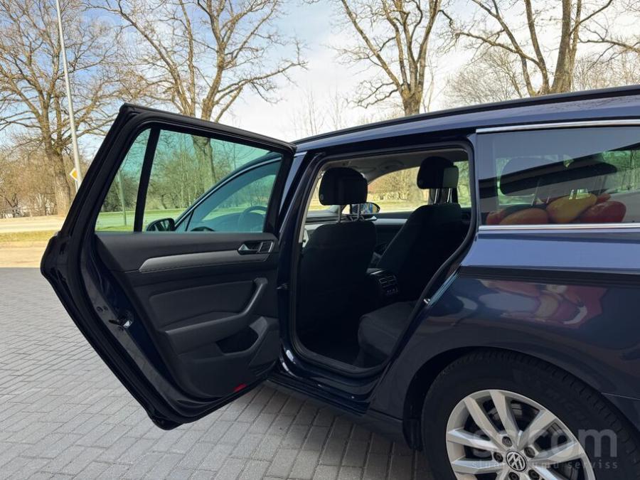 Blue Volkswagen Passat B8 2015 in Cesis, with an engine capacity of 2.00 L and mileage of 0 thousand km for 8500 €, photo 12 on AUTOMOTO.COM.LV