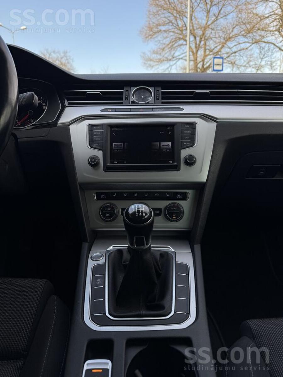 Blue Volkswagen Passat B8 2015 in Cesis, with an engine capacity of 2.00 L and mileage of 0 thousand km for 8500 €, photo 20 on AUTOMOTO.COM.LV
