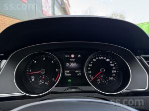 Blue Volkswagen Passat B8 2015 in Cesis, with an engine capacity of 2.00 L and mileage of 0 thousand km for 8500 €, photo 25 on AUTOMOTO.COM.LV