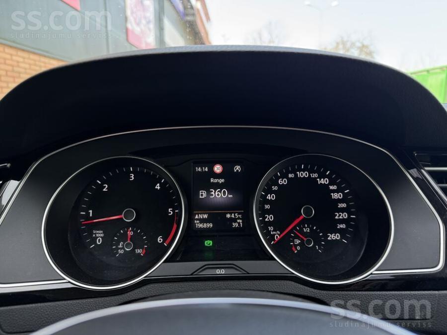Blue Volkswagen Passat B8 2015 in Cesis, with an engine capacity of 2.00 L and mileage of 0 thousand km for 8500 €, photo 25 on AUTOMOTO.COM.LV