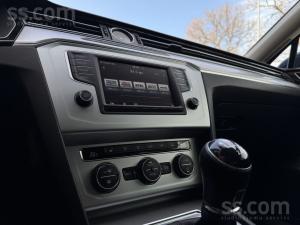 Blue Volkswagen Passat B8 2015 in Cesis, with an engine capacity of 2.00 L and mileage of 0 thousand km for 8500 €, photo 27 on AUTOMOTO.COM.LV