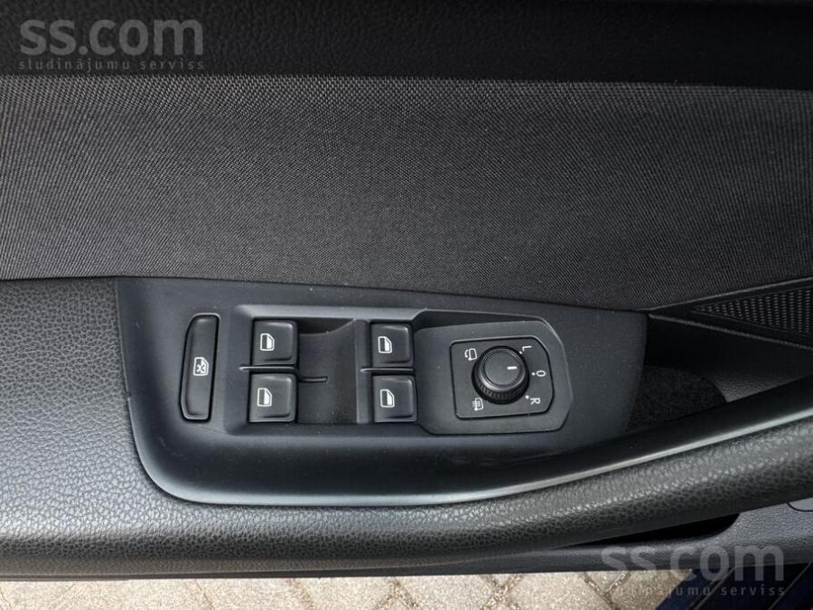 Blue Volkswagen Passat B8 2015 in Cesis, with an engine capacity of 2.00 L and mileage of 0 thousand km for 8500 €, photo 29 on AUTOMOTO.COM.LV