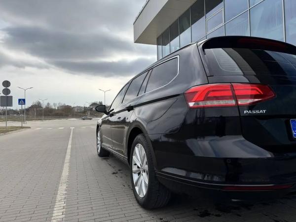 Blue Volkswagen Passat B8 2015 in Rezekne, with an engine capacity of 2.00 L and mileage of 241 thousand km for 8900 €, photo 3 on AUTOMOTO.COM.LV