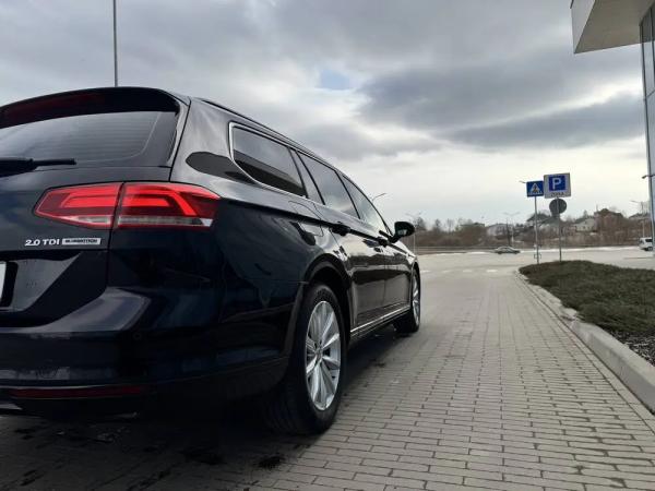Blue Volkswagen Passat B8 2015 in Rezekne, with an engine capacity of 2.00 L and mileage of 241 thousand km for 8900 €, photo 5 on AUTOMOTO.COM.LV