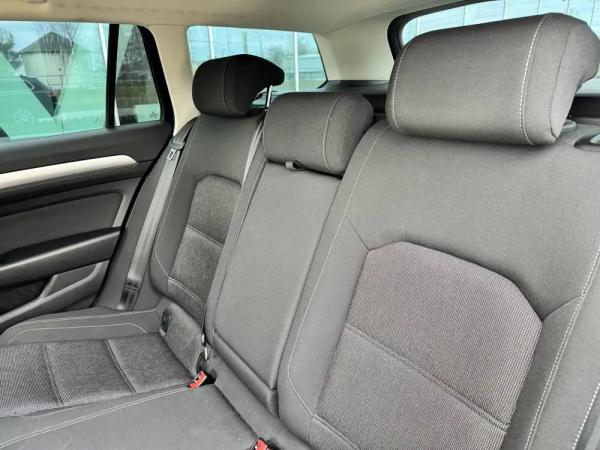 Blue Volkswagen Passat B8 2015 in Rezekne, with an engine capacity of 2.00 L and mileage of 241 thousand km for 8900 €, photo 10 on AUTOMOTO.COM.LV