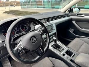 Zils Volkswagen Passat B8 2015 Rēzekne, ar dzinēja tilpumu 2.00 L un nobraukumu 241 tūkst. km par 8900 €, foto 12 vietnē AUTOMOTO.COM.LV