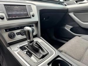 Zils Volkswagen Passat B8 2015 Rēzekne, ar dzinēja tilpumu 2.00 L un nobraukumu 241 tūkst. km par 8900 €, foto 13 vietnē AUTOMOTO.COM.LV