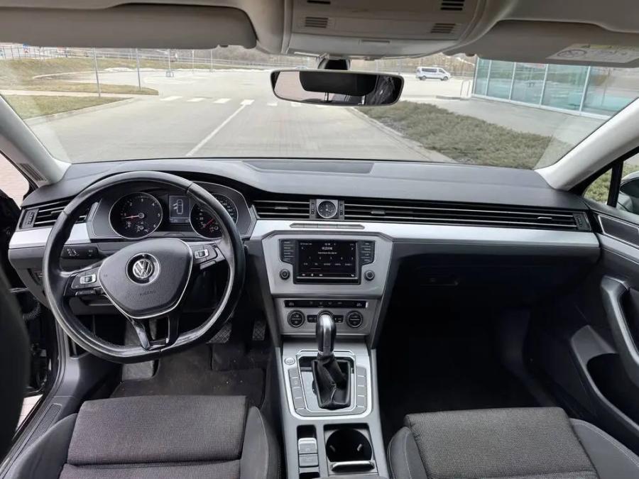 Zils Volkswagen Passat B8 2015 Rēzekne, ar dzinēja tilpumu 2.00 L un nobraukumu 241 tūkst. km par 8900 €, foto 15 vietnē AUTOMOTO.COM.LV