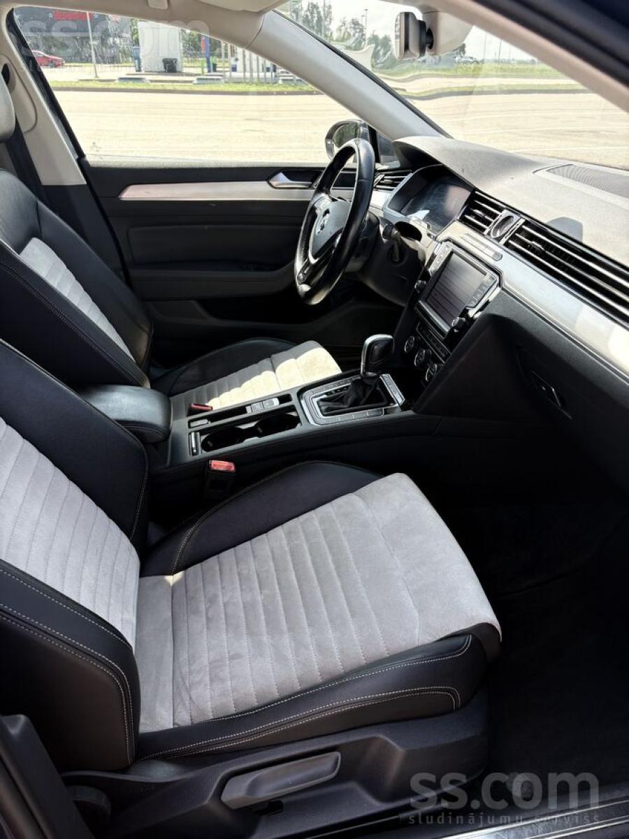 Blue Volkswagen Passat B8 2015 in Tukums, with an engine capacity of 2.00 L and mileage of 268 thousand km for 12000 €, photo 3 on AUTOMOTO.COM.LV