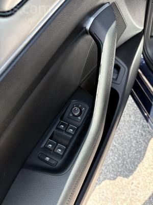 Blue Volkswagen Passat B8 2015 in Tukums, with an engine capacity of 2.00 L and mileage of 268 thousand km for 12000 €, photo 8 on AUTOMOTO.COM.LV