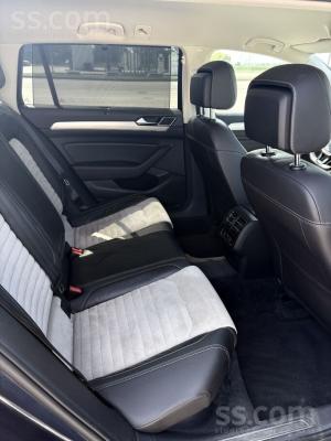Blue Volkswagen Passat B8 2015 in Tukums, with an engine capacity of 2.00 L and mileage of 268 thousand km for 12000 €, photo 10 on AUTOMOTO.COM.LV