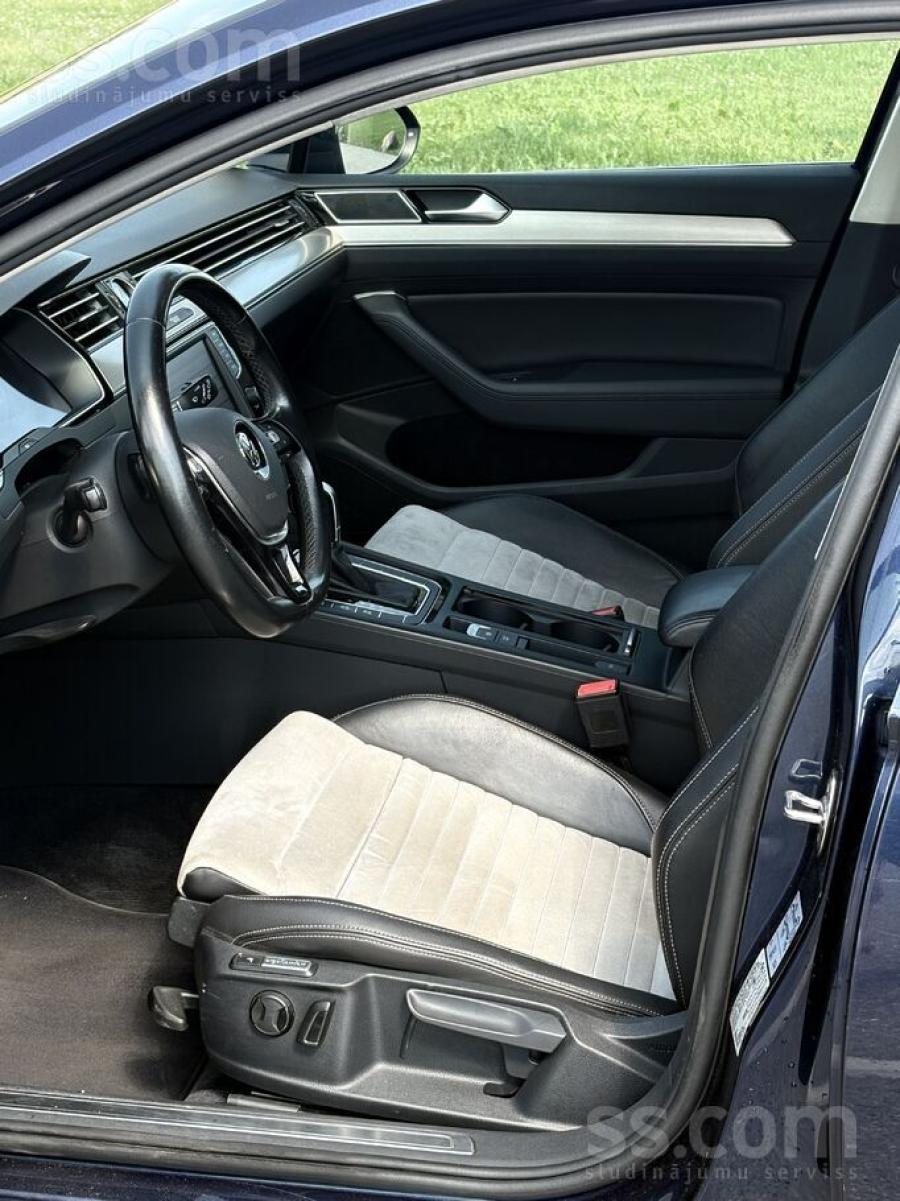 Blue Volkswagen Passat B8 2015 in Tukums, with an engine capacity of 2.00 L and mileage of 268 thousand km for 12000 €, photo 13 on AUTOMOTO.COM.LV