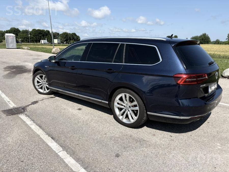 Blue Volkswagen Passat B8 2015 in Tukums, with an engine capacity of 2.00 L and mileage of 268 thousand km for 12000 €, photo 14 on AUTOMOTO.COM.LV