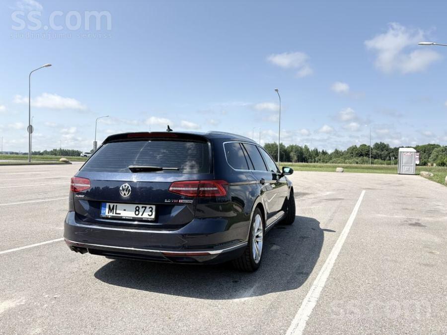 Blue Volkswagen Passat B8 2015 in Tukums, with an engine capacity of 2.00 L and mileage of 268 thousand km for 12000 €, photo 15 on AUTOMOTO.COM.LV
