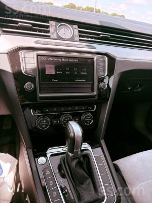 Blue Volkswagen Passat B8 2015 in Tukums, with an engine capacity of 2.00 L and mileage of 268 thousand km for 12000 €, photo 18 on AUTOMOTO.COM.LV