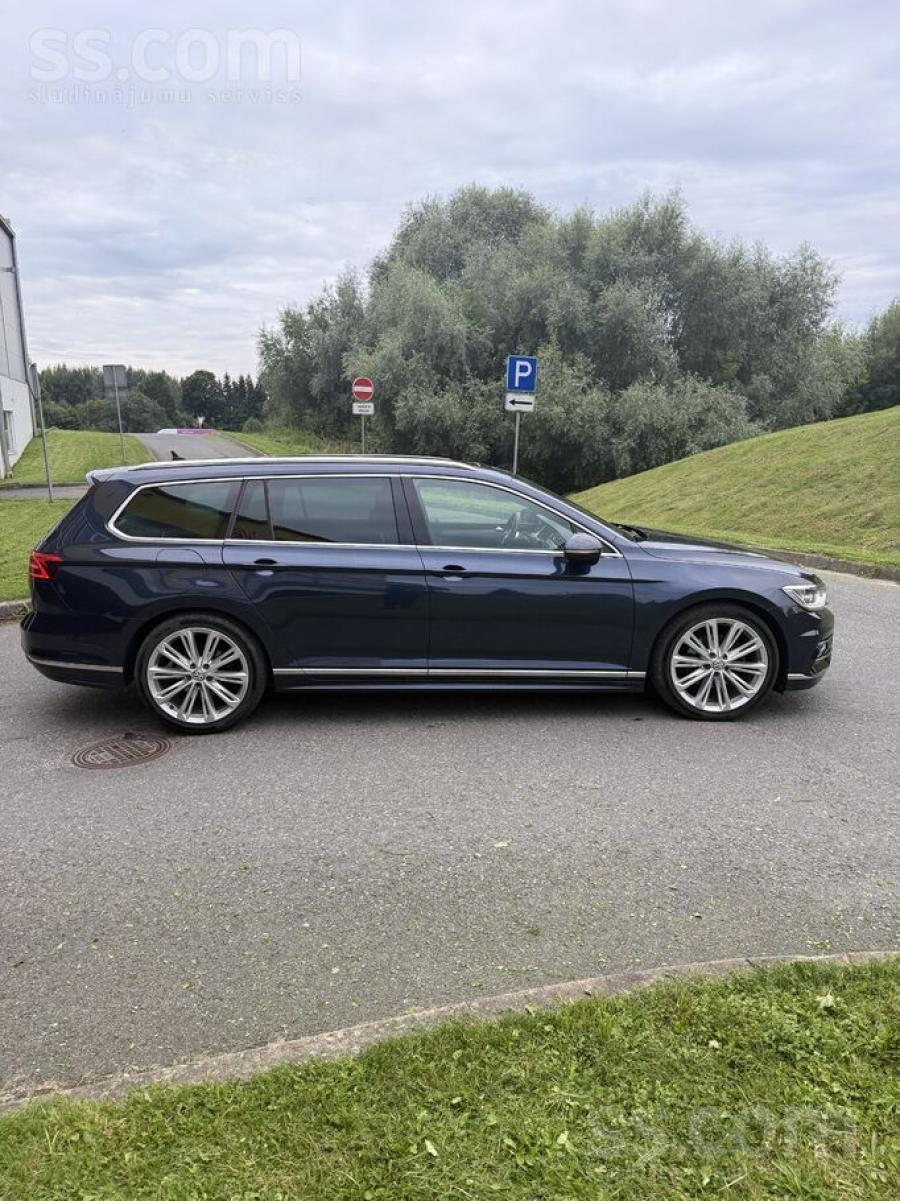 Blue Volkswagen Passat B8 2015 in Ogre, with an engine capacity of 1.60 L and mileage of 217 thousand km for 11300 €, photo 3 on AUTOMOTO.COM.LV