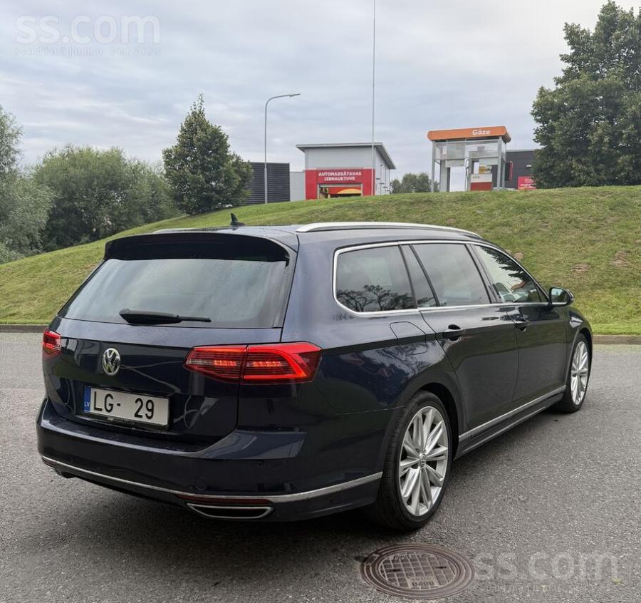 Blue Volkswagen Passat B8 2015 in Ogre, with an engine capacity of 1.60 L and mileage of 217 thousand km for 11300 €, photo 4 on AUTOMOTO.COM.LV