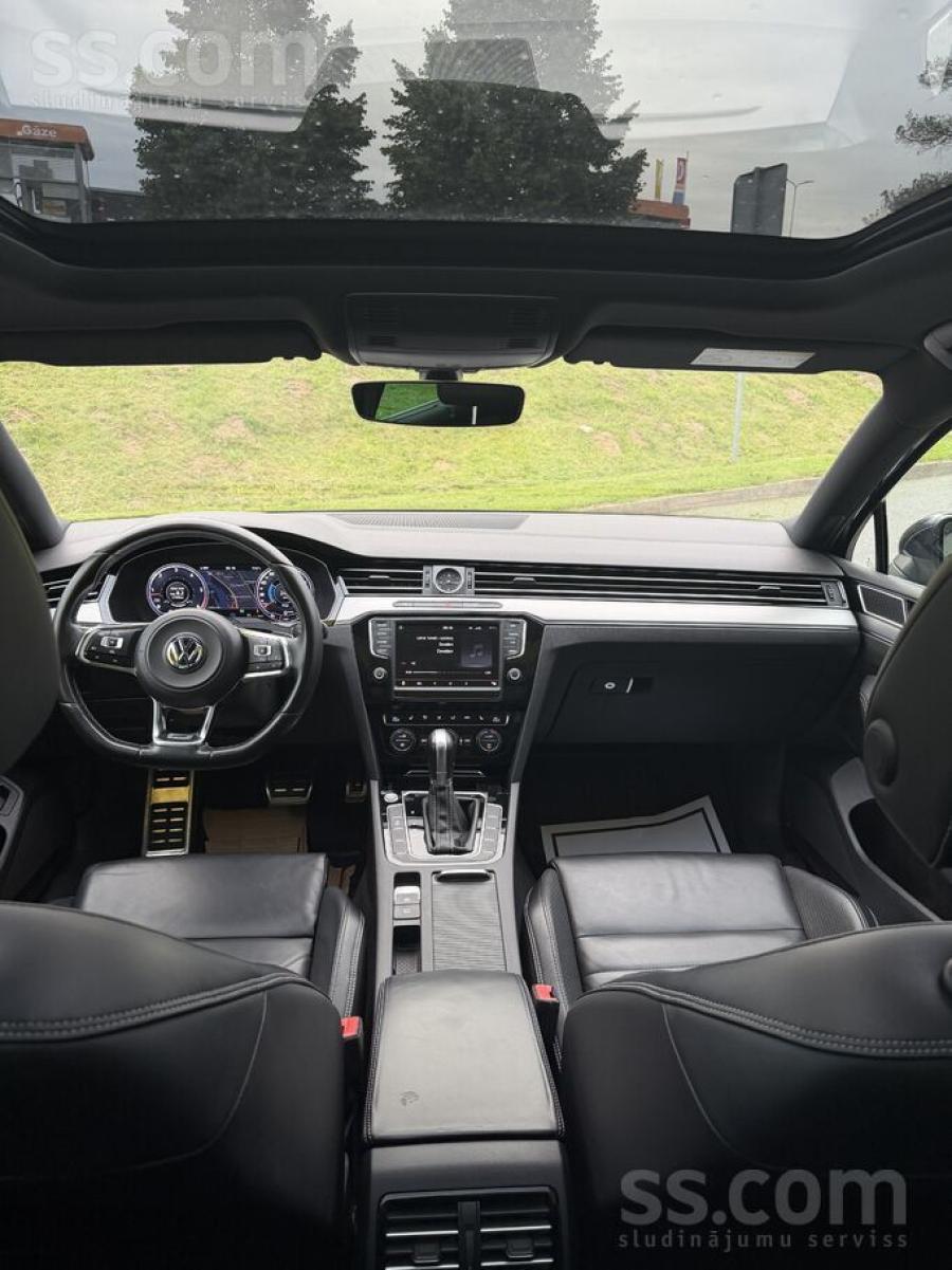 Blue Volkswagen Passat B8 2015 in Ogre, with an engine capacity of 1.60 L and mileage of 217 thousand km for 11300 €, photo 6 on AUTOMOTO.COM.LV