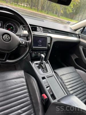 Zils Volkswagen Passat B8 2015 Rīga, ar dzinēja tilpumu 2.00 L un nobraukumu 344 tūkst. km par 11250 €, foto 5 vietnē AUTOMOTO.COM.LV