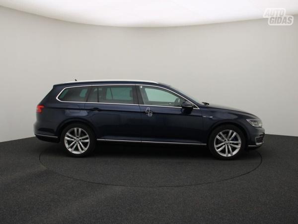 Zils Volkswagen Passat B8 2016 Viļņa, ar dzinēja tilpumu 1.40 L un nobraukumu 200 tūkst. km par 12199 €, foto 9 vietnē AUTOMOTO.COM.LV