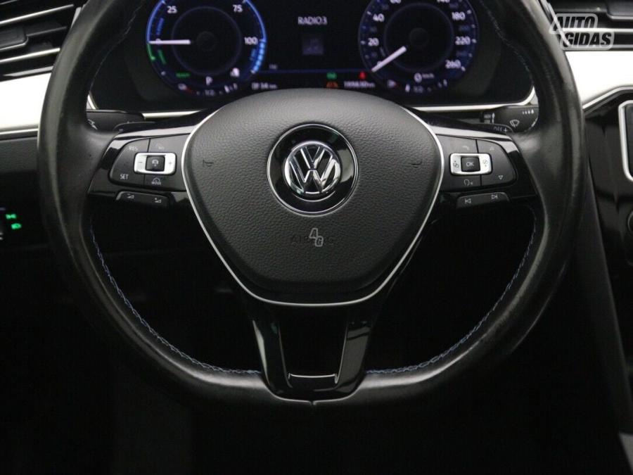 Blue Volkswagen Passat B8 2016 in Vilnius, with an engine capacity of 1.40 L and mileage of 200 thousand km for 12199 €, photo 18 on AUTOMOTO.COM.LV