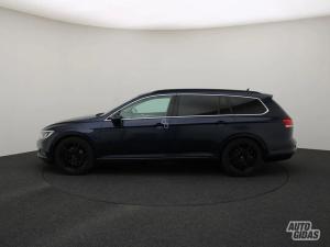 Blue Volkswagen Passat B8 2016 in Vilnius, with an engine capacity of 1.60 L and mileage of 238 thousand km for 9999 €, photo 6 on AUTOMOTO.COM.LV