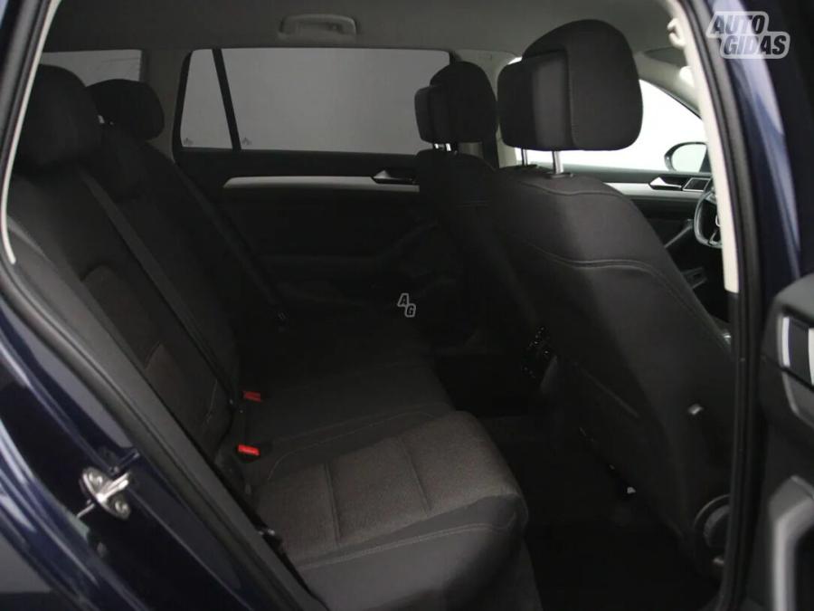 Blue Volkswagen Passat B8 2016 in Vilnius, with an engine capacity of 1.60 L and mileage of 238 thousand km for 9999 €, photo 15 on AUTOMOTO.COM.LV