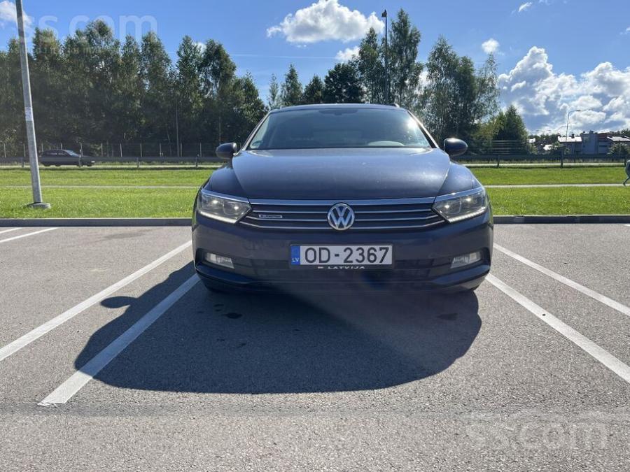 Blue Volkswagen Passat B8 2016 in Riga, with an engine capacity of 1.60 L and mileage of 286 thousand km for 7100 €, photo 6 on AUTOMOTO.COM.LV
