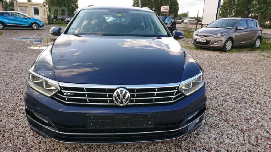 Blue Volkswagen Passat B8 2016 in Riga, with an engine capacity of 1.60 L and mileage of 258 thousand km for 12800 €, photo 3 on AUTOMOTO.COM.LV