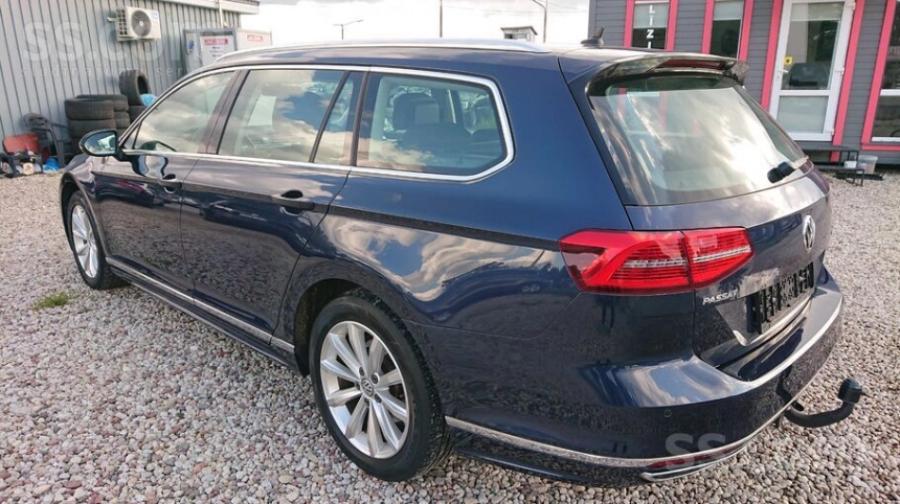 Blue Volkswagen Passat B8 2016 in Riga, with an engine capacity of 1.60 L and mileage of 258 thousand km for 12800 €, photo 8 on AUTOMOTO.COM.LV