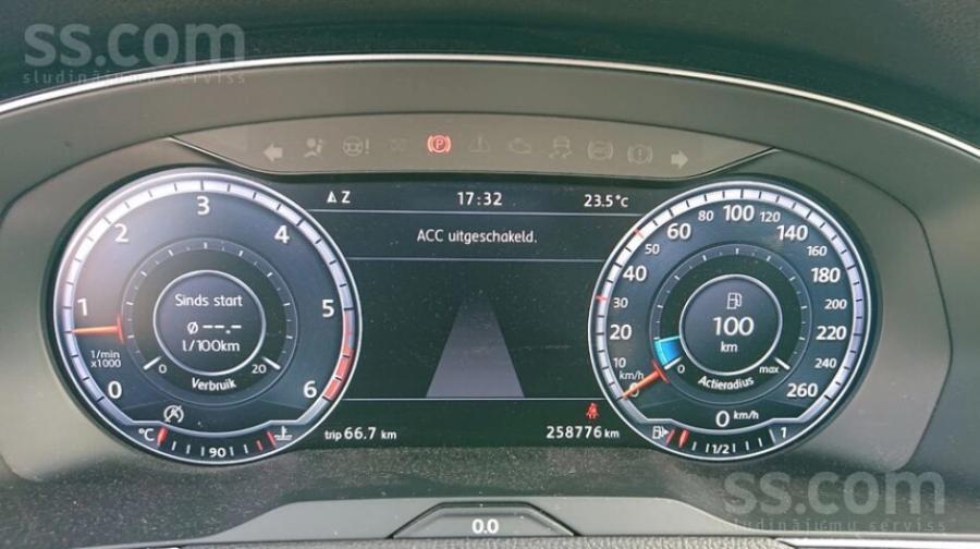 Blue Volkswagen Passat B8 2016 in Riga, with an engine capacity of 1.60 L and mileage of 258 thousand km for 12800 €, photo 25 on AUTOMOTO.COM.LV