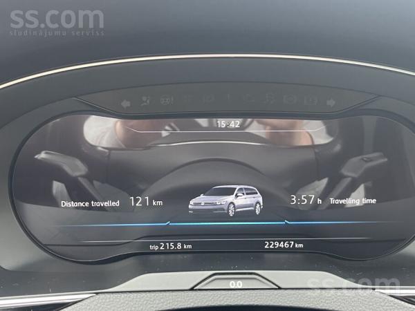 Blue Volkswagen Passat B8 2016 in Bauska, with an engine capacity of 1.40 L and mileage of 232 thousand km for 12000 €, photo 8 on AUTOMOTO.COM.LV