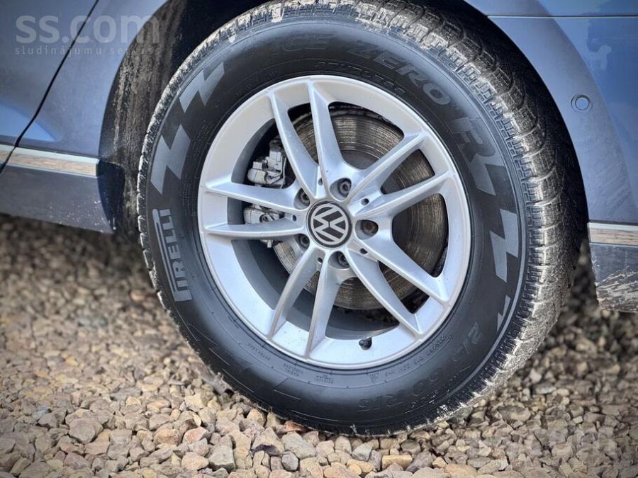 Zils Volkswagen Passat B8 2016 Bauska, ar dzinēja tilpumu 1.40 L un nobraukumu 232 tūkst. km par 12000 €, foto 16 vietnē AUTOMOTO.COM.LV