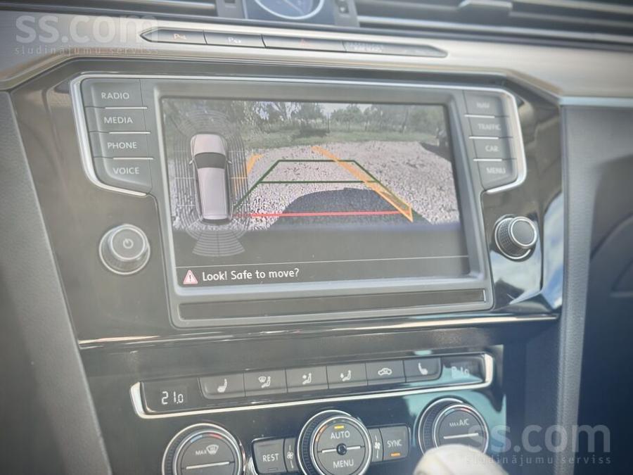 Zils Volkswagen Passat B8 2016 Bauska, ar dzinēja tilpumu 1.40 L un nobraukumu 232 tūkst. km par 12000 €, foto 19 vietnē AUTOMOTO.COM.LV