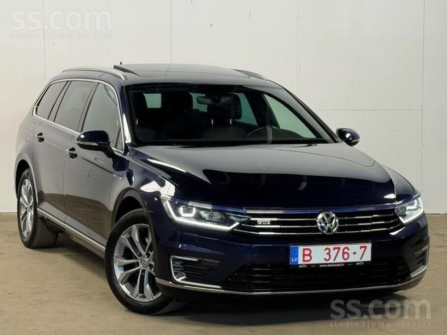 Blue Volkswagen Passat B8 2016 in Jurmala, with an engine capacity of 1.40 L and mileage of 229 thousand km for 11950 €, photo 3 on AUTOMOTO.COM.LV