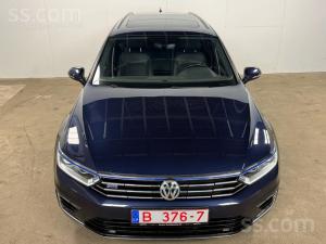 Blue Volkswagen Passat B8 2016 in Jurmala, with an engine capacity of 1.40 L and mileage of 229 thousand km for 11950 €, photo 5 on AUTOMOTO.COM.LV